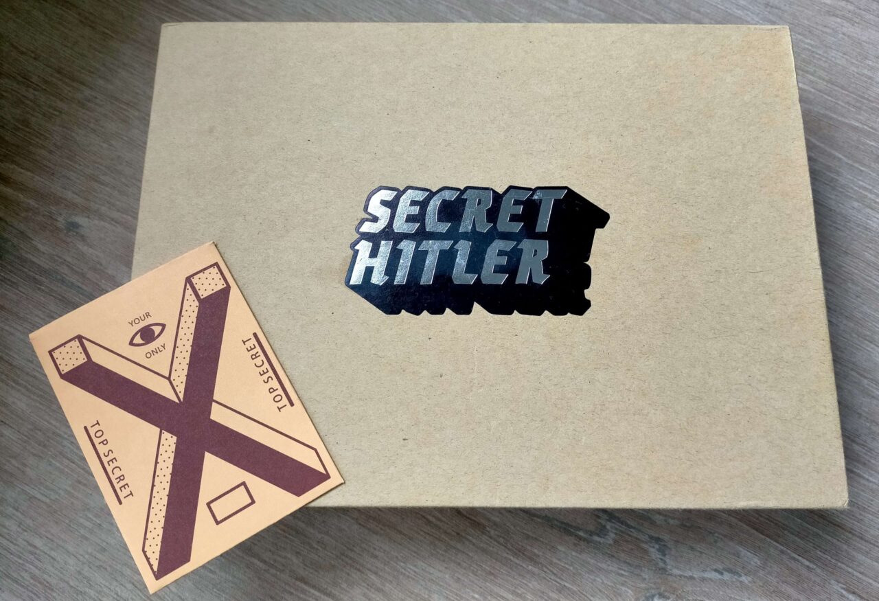 P. Impresiones... Secret Hitler - La Montera Solitaria